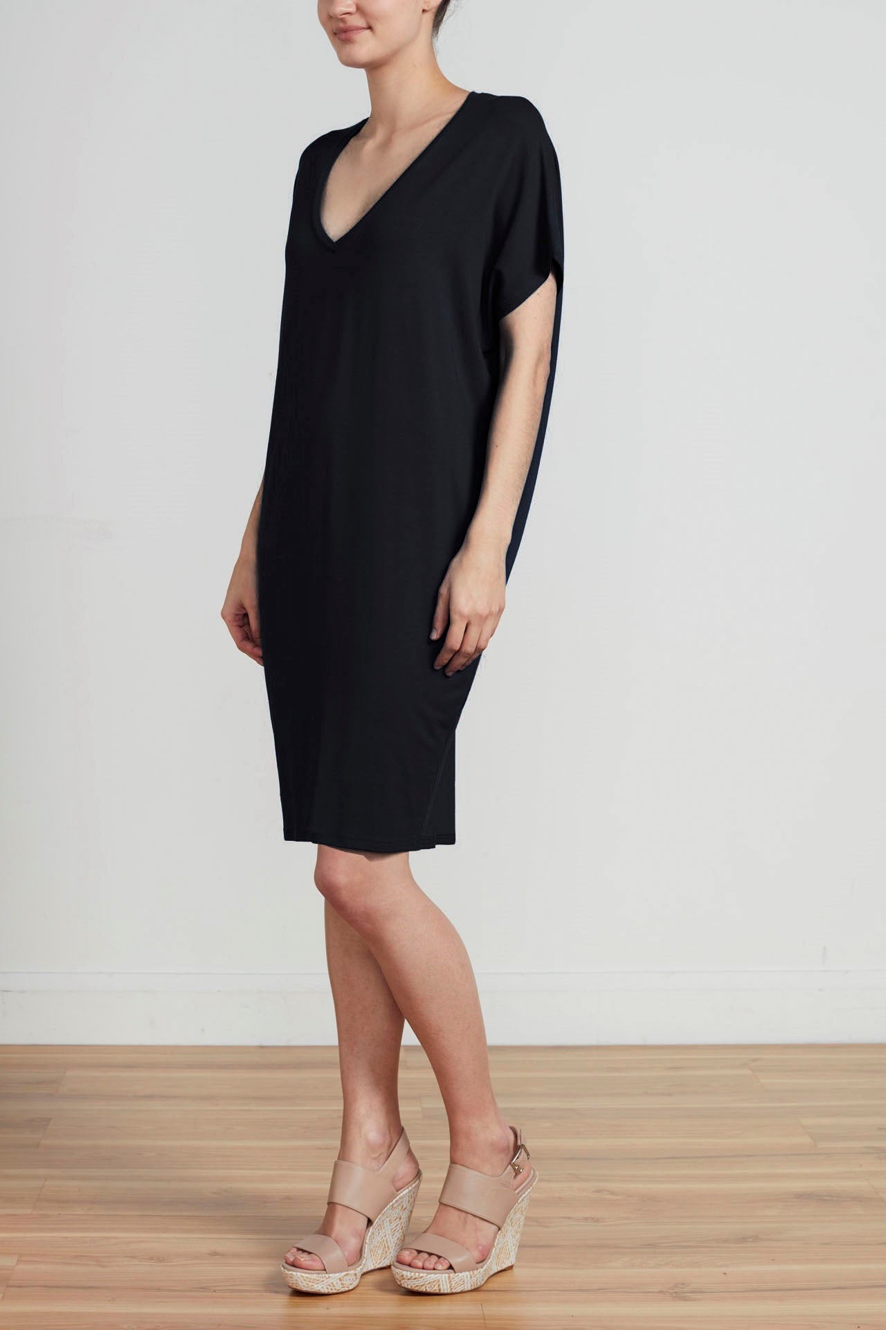 RELAXED FIT V NECK DRESS - BLACK– Sarah Lloyd
